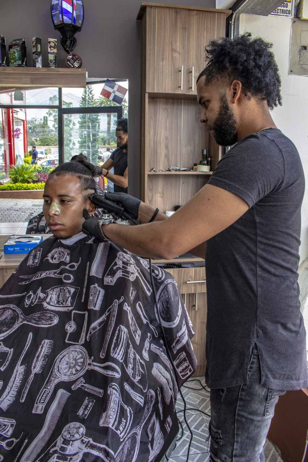 DOMINIC BARBER SHOP | Paseo Santa Fe